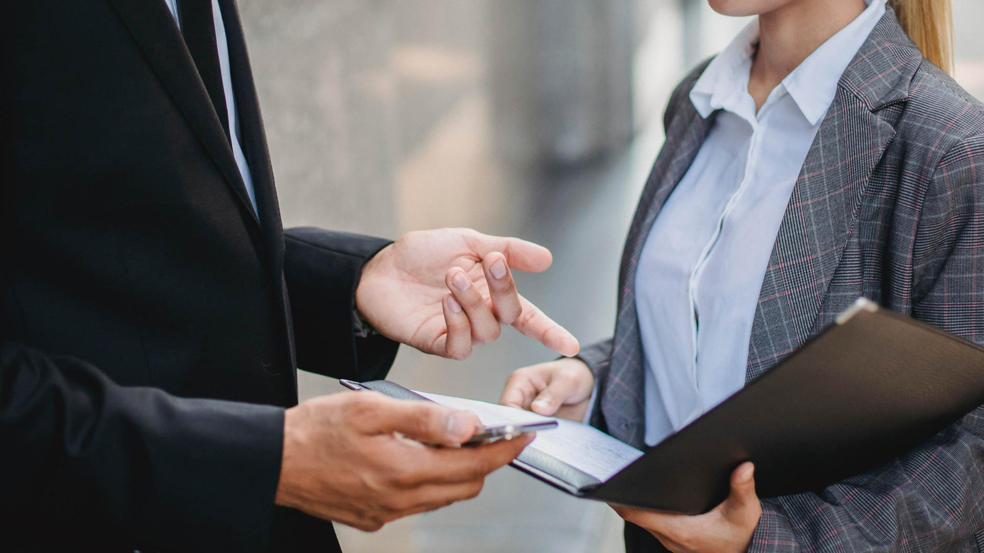 What is a Database Architect? Explore Roles and Responsibilities