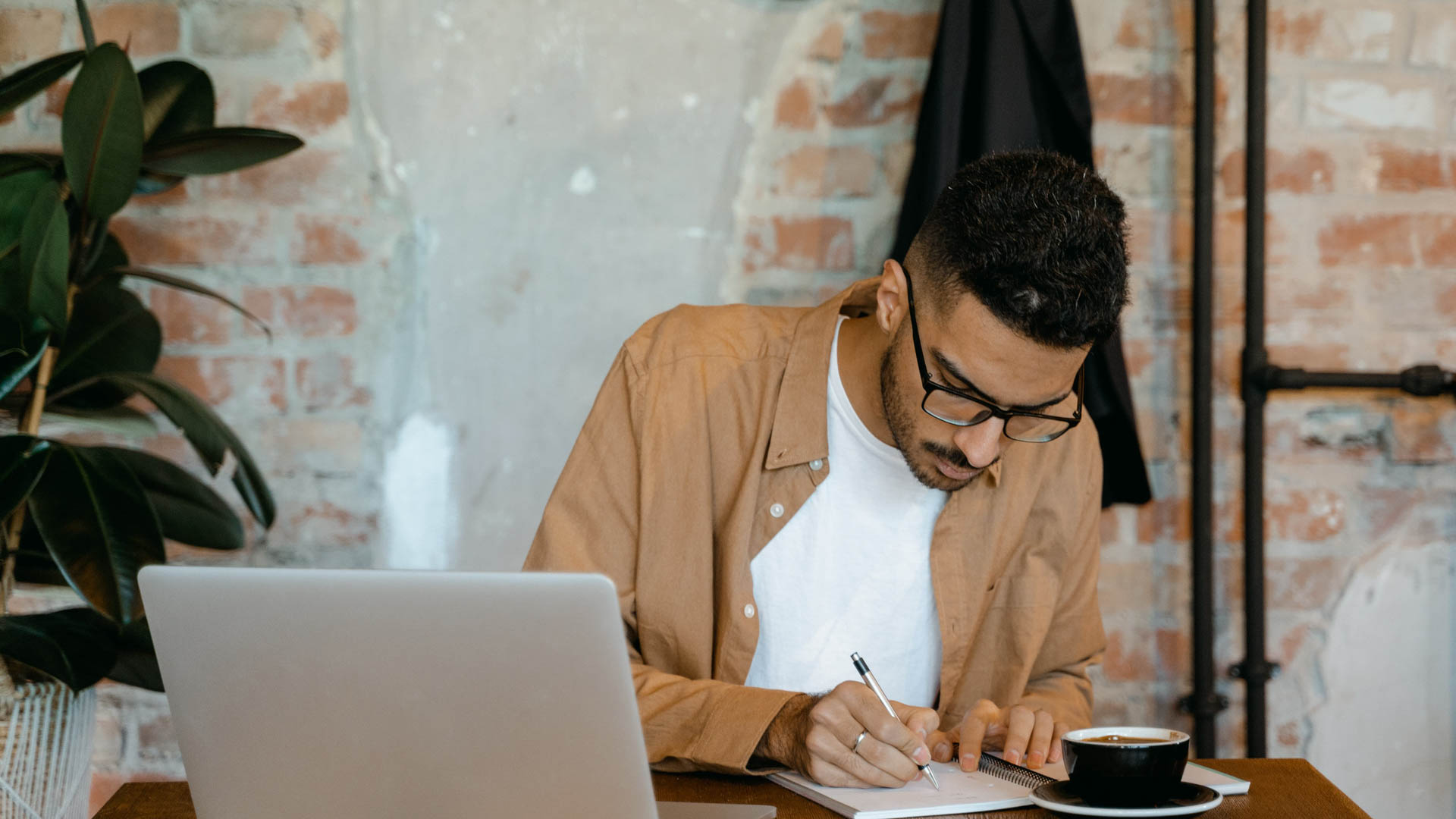 How to Add Your Resume to LinkedIn: A Step-by-Step Guide