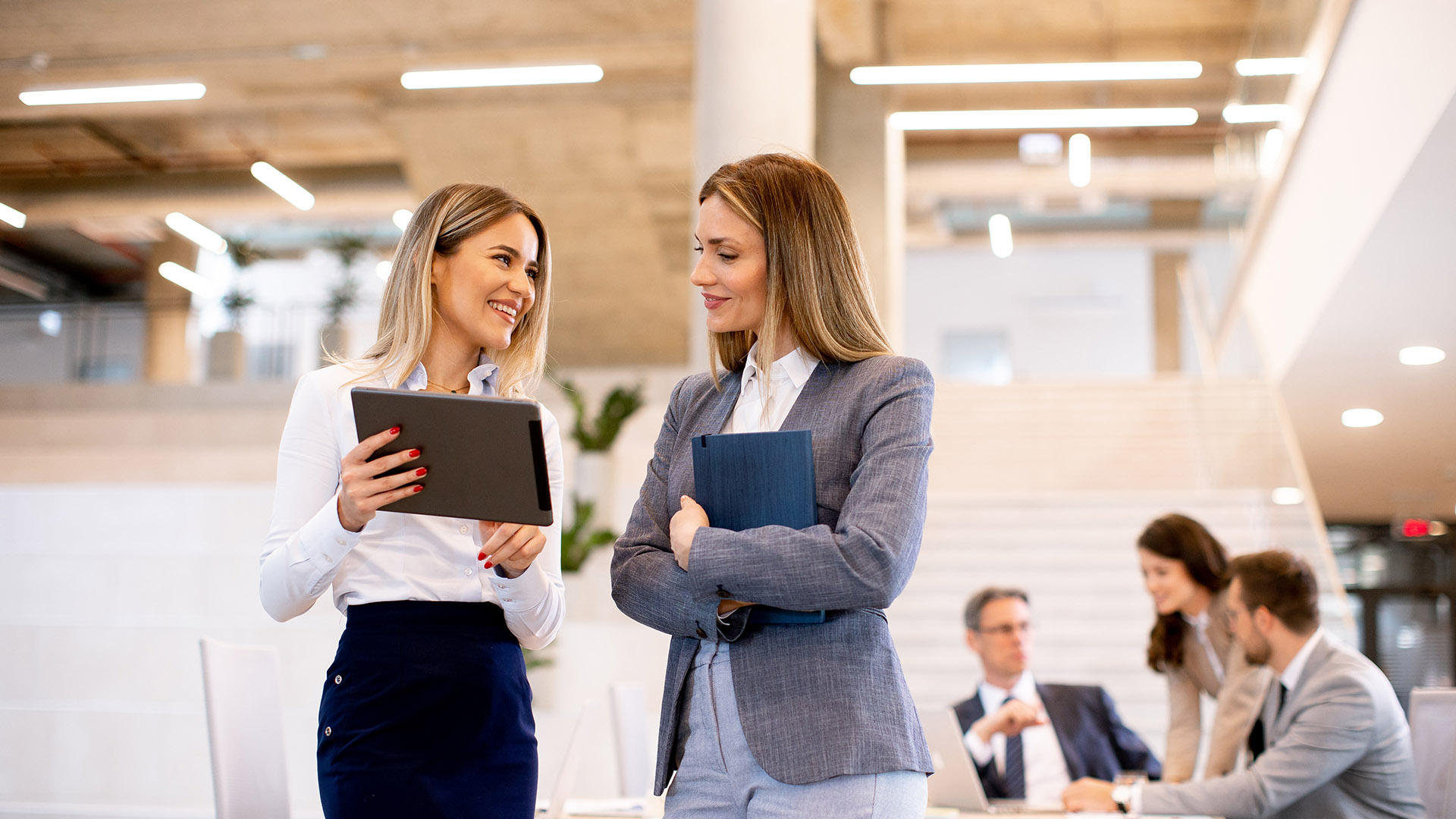 5 Senior Executive Assistant Resume Examples & Writing Guide