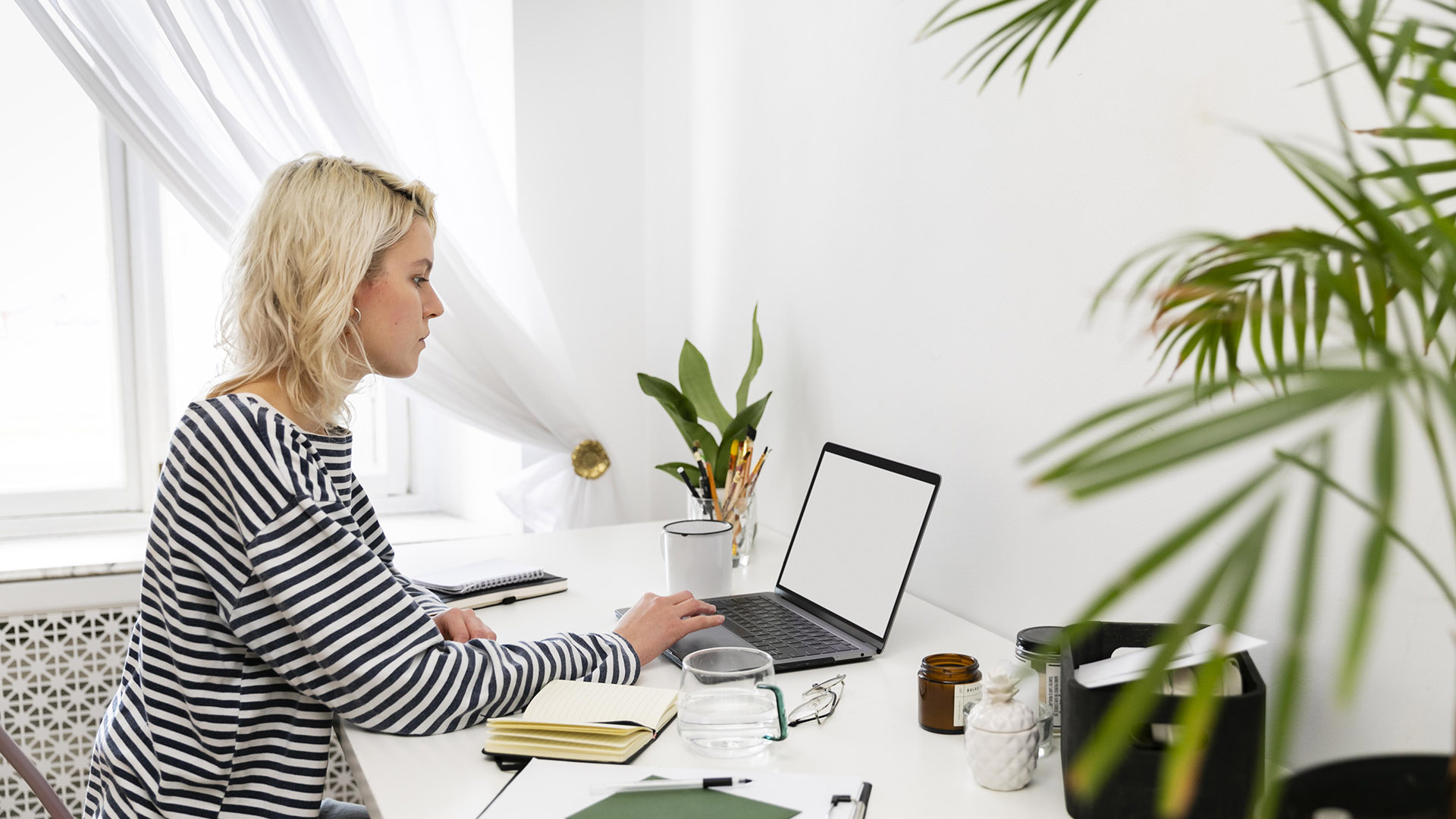 Language Skills on Resume: How to Explain Proficiency & Levels